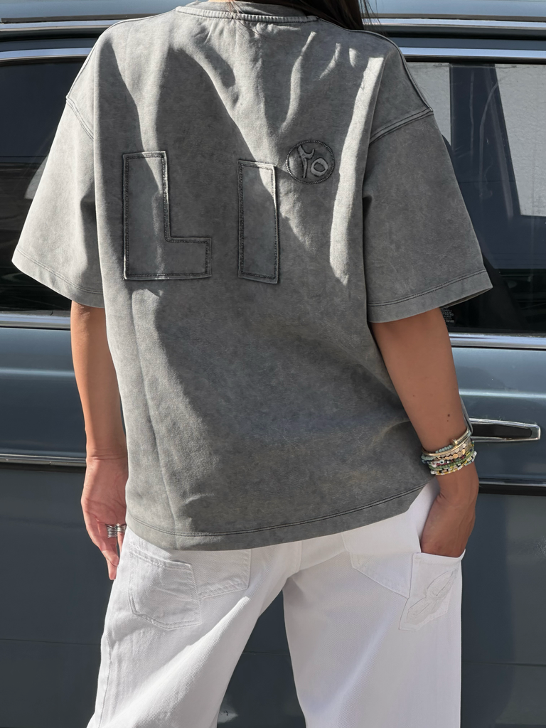 THE ASILI PATCH T-SHIRT IN WASHED GREY – asili.eg